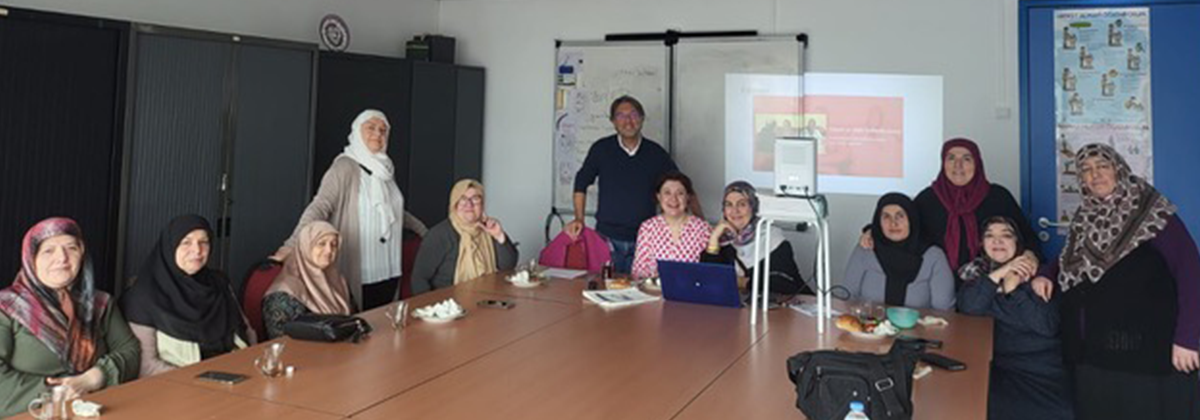 OMAZ keukentafelgesprekken. Iedereen wil gezien worden - NPZ Amsterdam ...